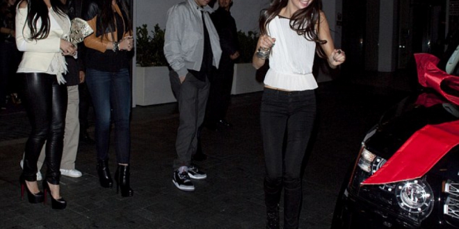 Ulang Tahun Ke-16, Kendall Jenner Dapat Hadiah Range Rover