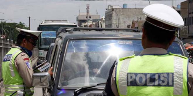 Uang denda tilang planggar lalu lintas