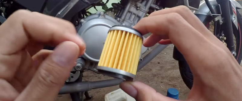 Cara Ganti Filter Oli Motor Yang Mudah