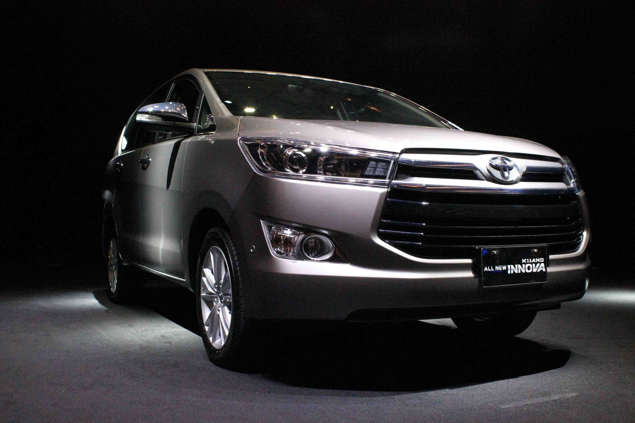 Oli Gardan Innova Bensin - Perumperindo.co.id